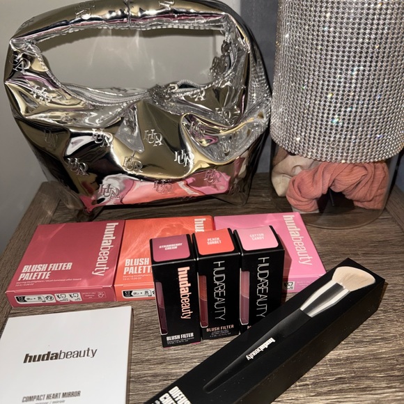 HUDA BEAUTY | Makeup | Huda Beauty Makeup Set | Poshmark
